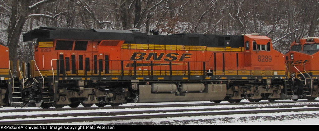 BNSF 8289